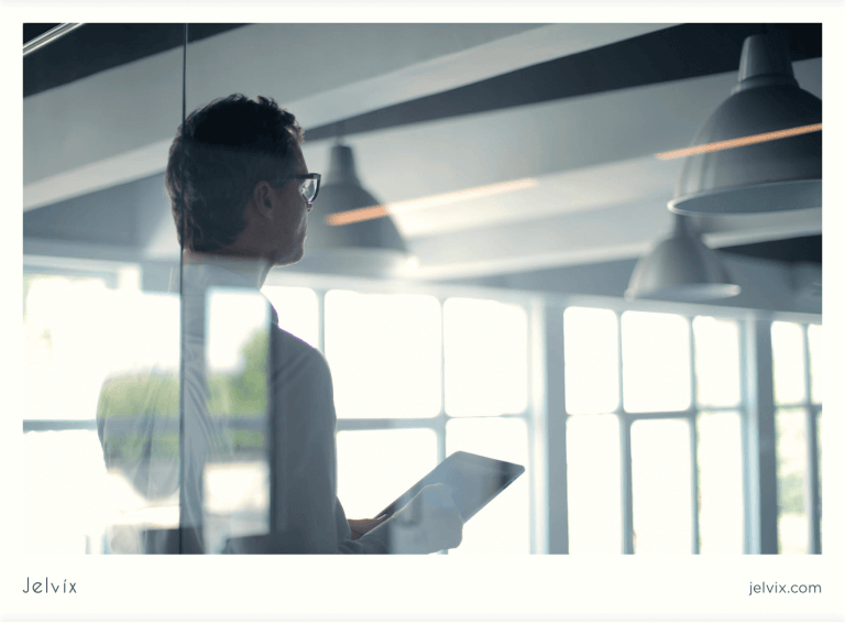 CIO vs. CTO roles and responsibilities in the corporate hierarchy